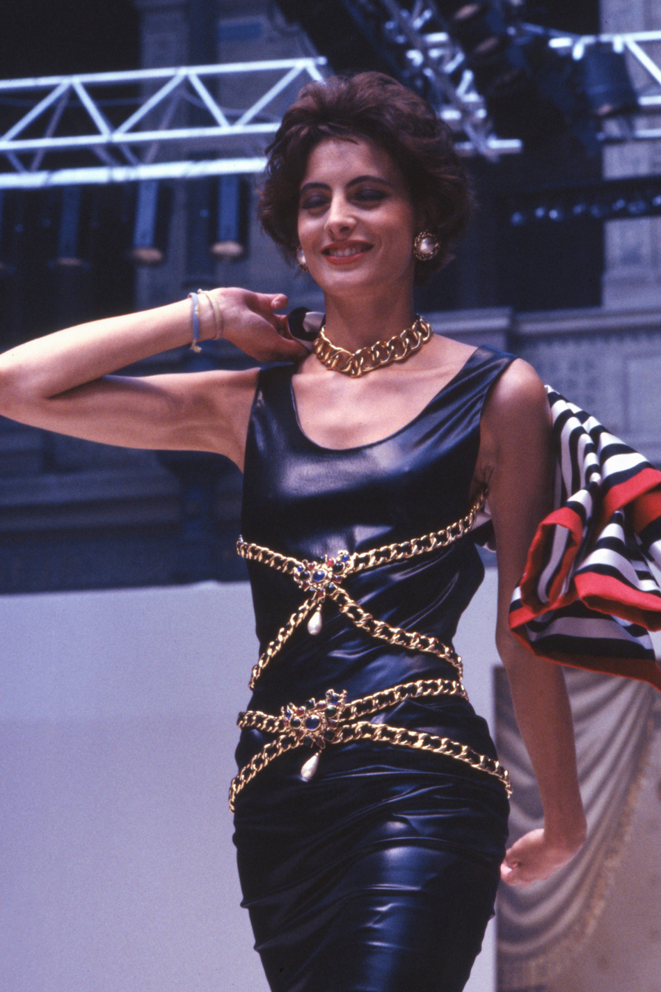 Como surgiu o chain dress da Chanel